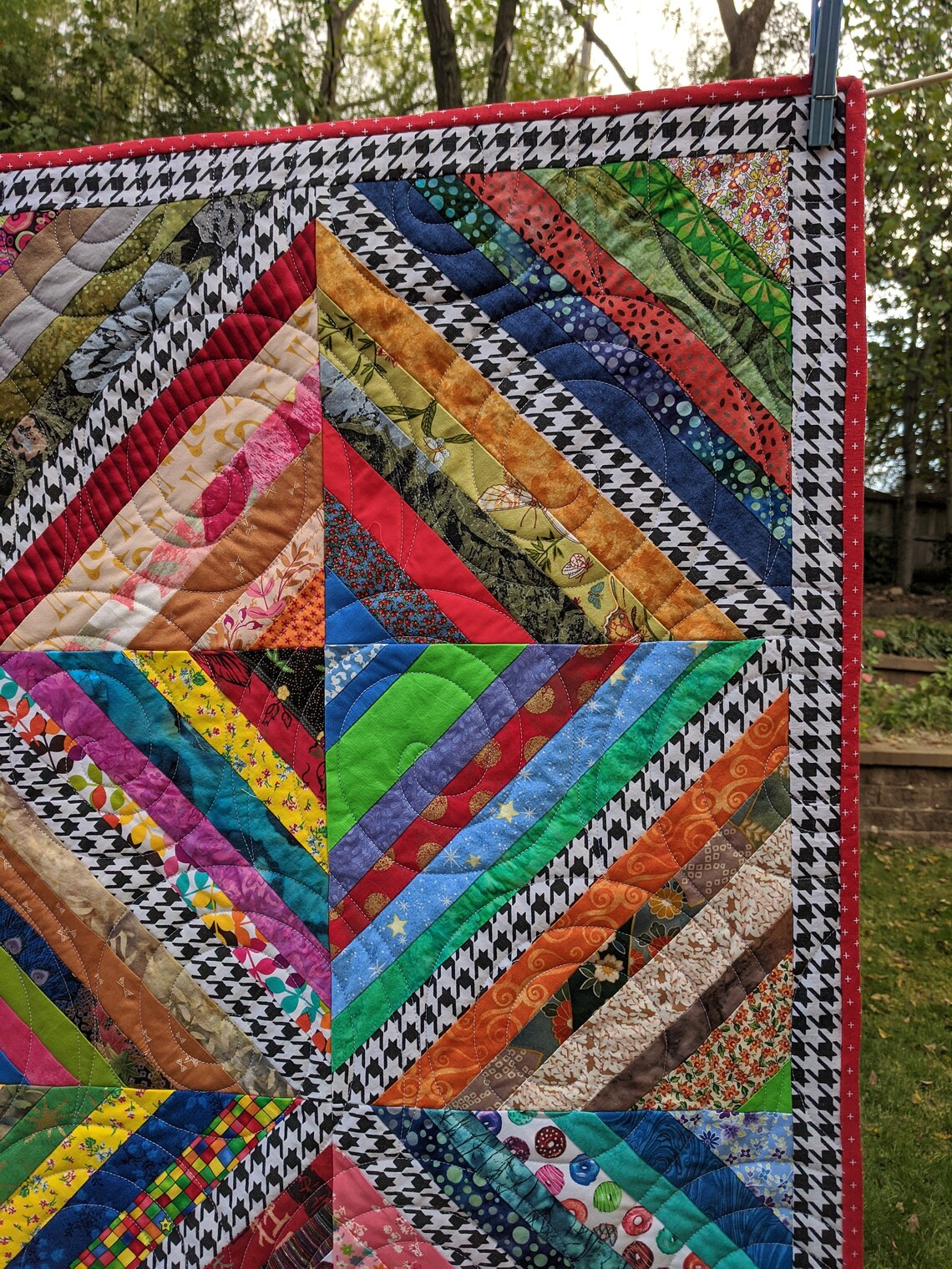 Scrappy Hounds Tooth Quilt, Wall Quilt, Lap Quilt - Etsy