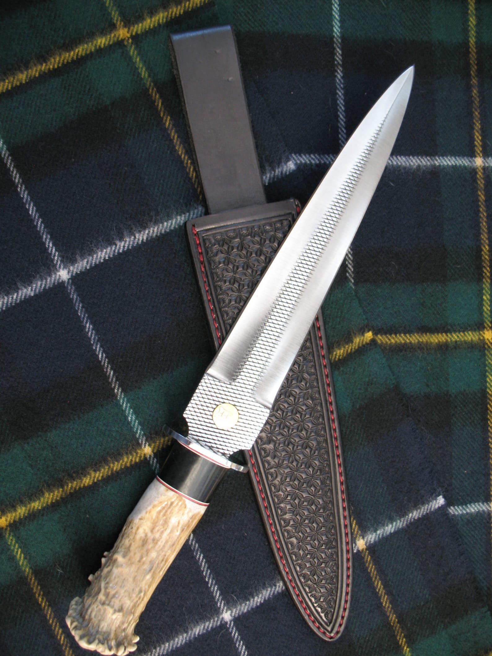 Celtic Deer Antler Crown End Long Dagger With Celtic Knot Tooled Sheath ...