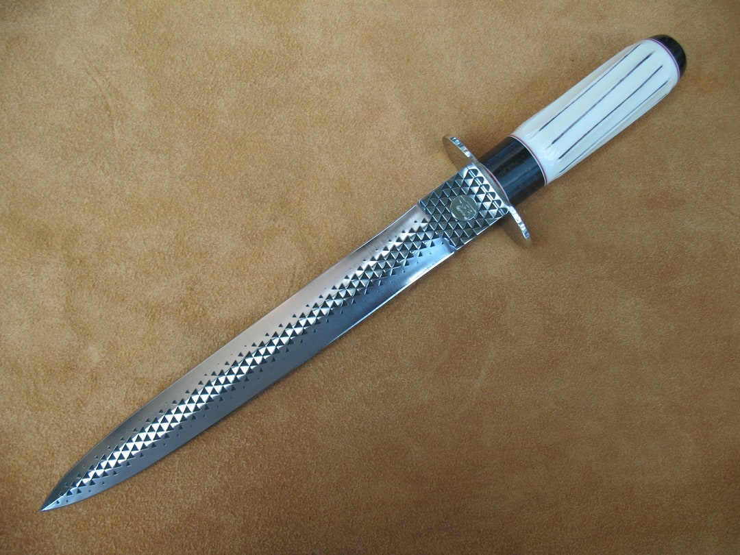 Daga larga con mango de micarta blanca estriada n.° 2 - Etsy España