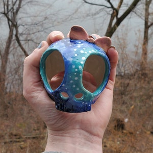 Little Aquarium Skull MADE TO ORDER - Femme Fish Tank Decor - Betta ...