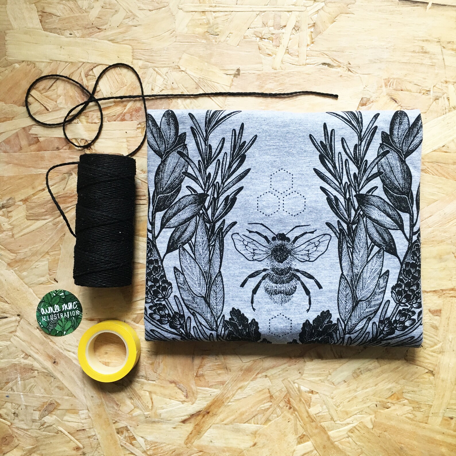 Botanical Bee Print Shirt Boho Shirt Bee Graphic Tee - Etsy