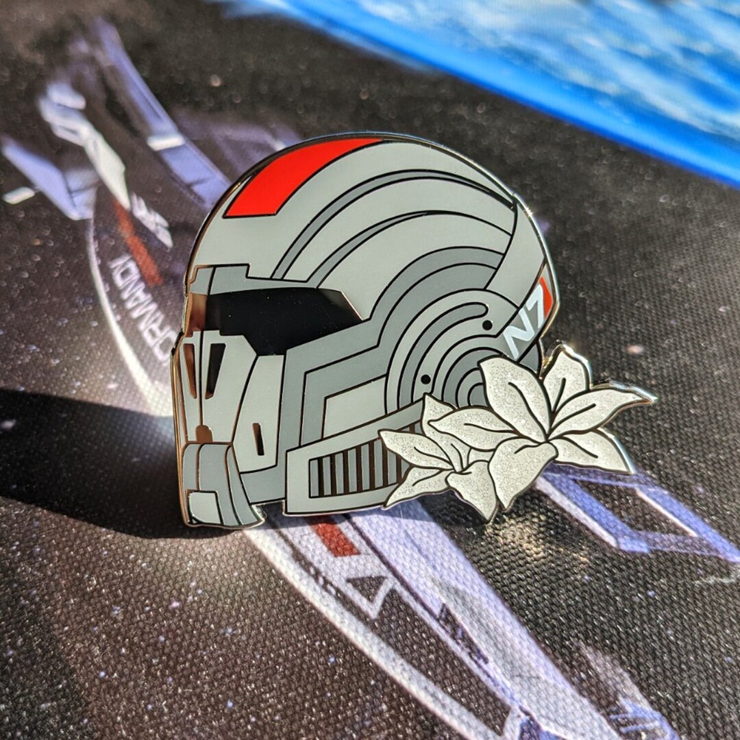 Commander Shepard Helmet Pin - Etsy