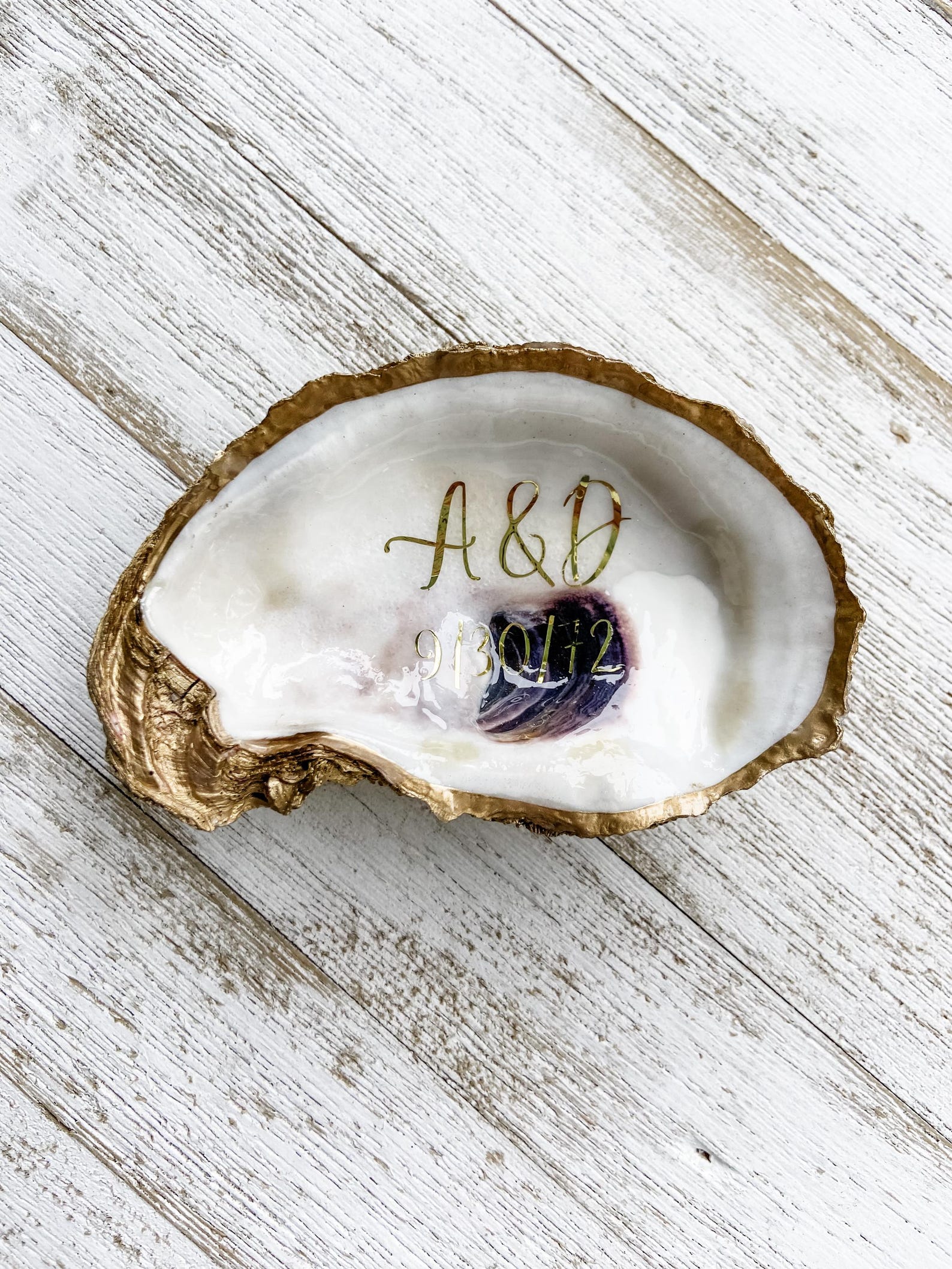 Personalized Oyster Shell With Initials and Wedding Date in Script Font ...