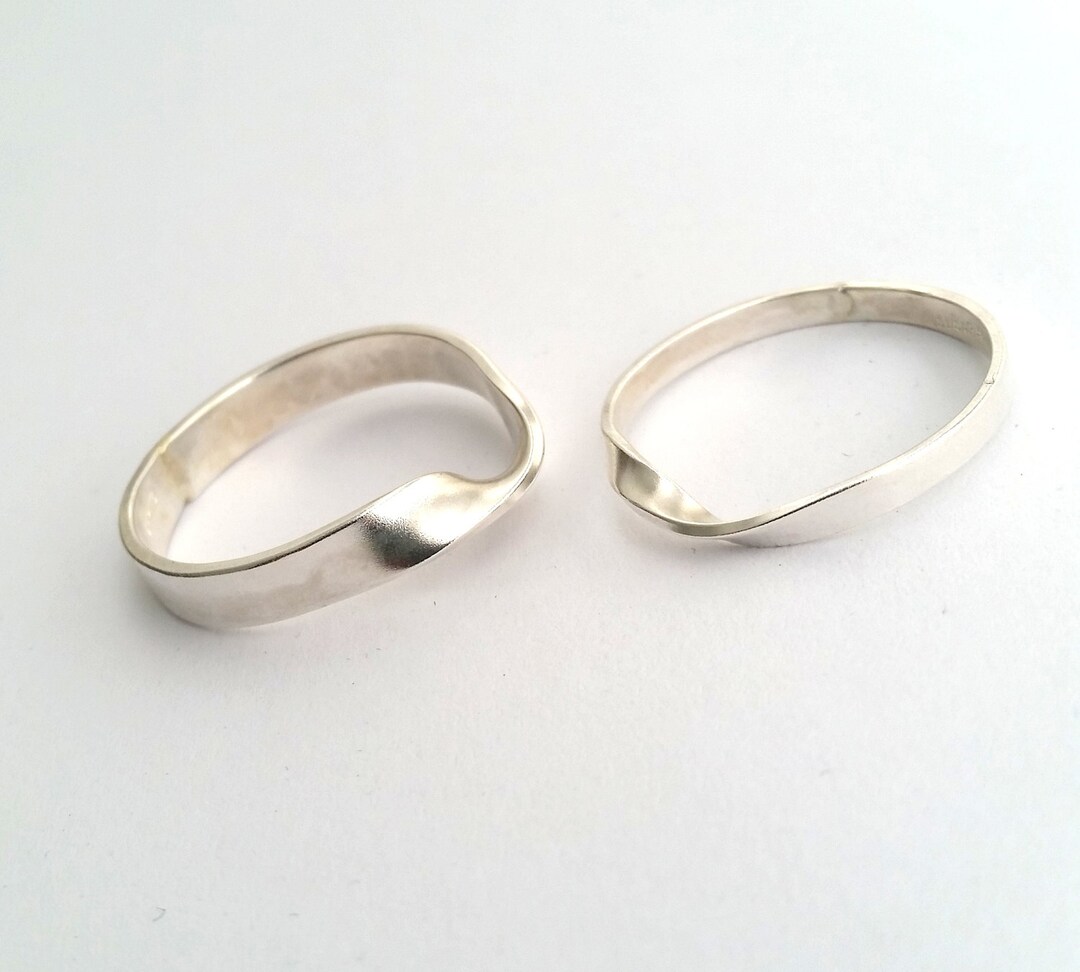 Mobius Wedding Ring - Personalized Hand Stamped Ring - Etsy