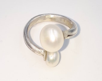 Modern Pearl Ring - Etsy