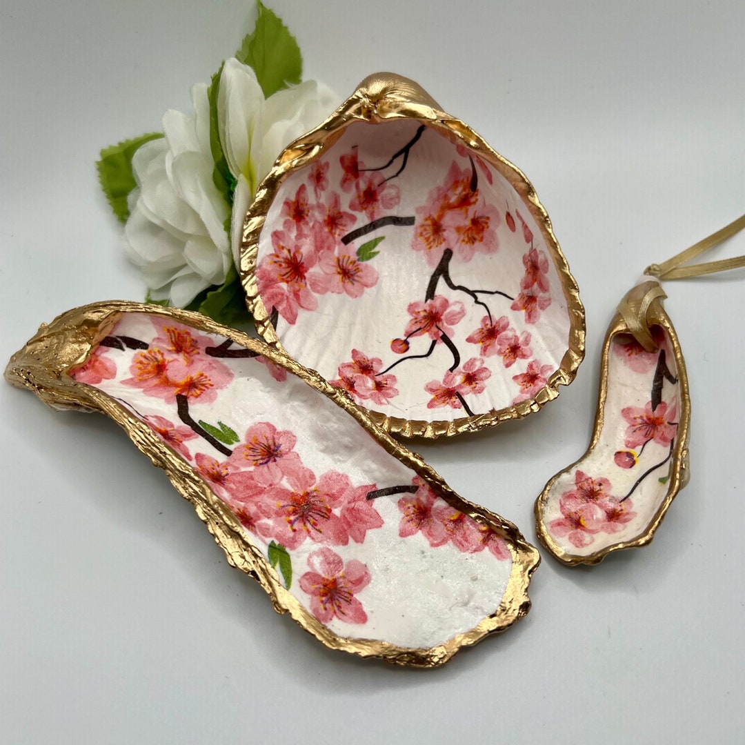 Sakura Cherry Blossom Oyster Shell Ring Dish: Gilded Seashell Ornament ...