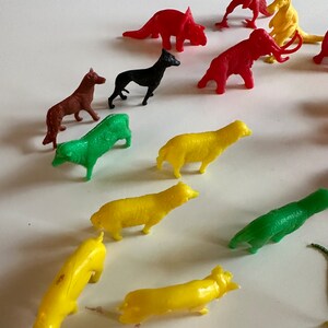 Vintage 23 Piece Plastic Mini Animals Figures, Dinosaurs,farm Animals ...