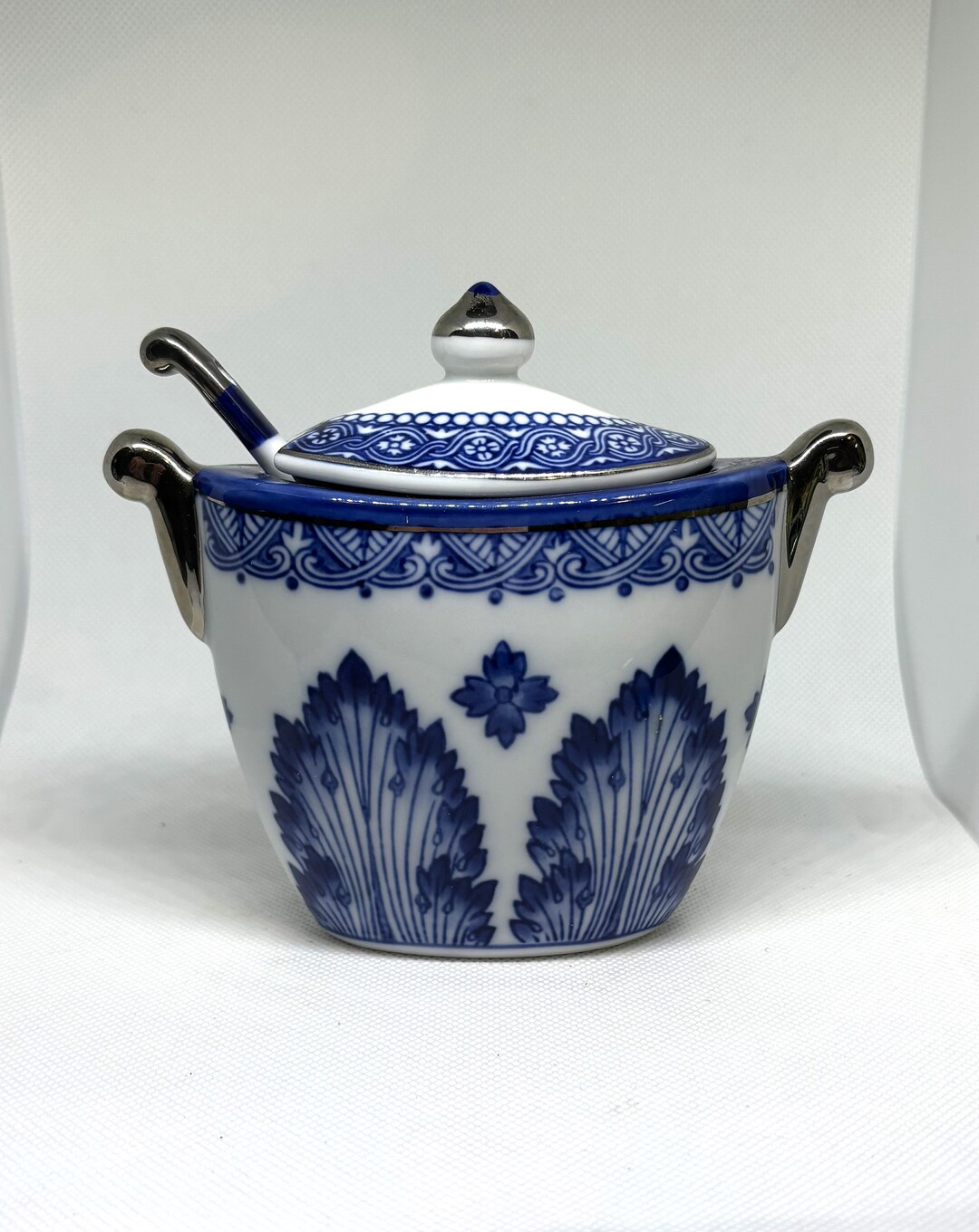 Bombay Company Grace Pattern Cobalt Blue and White Lidded Sugar Bowl With Spoon, Chinese Tea ...