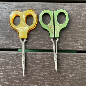 Bakelite Handled Scissors Curved Manicure Scissors Nail Cutting Tool ...