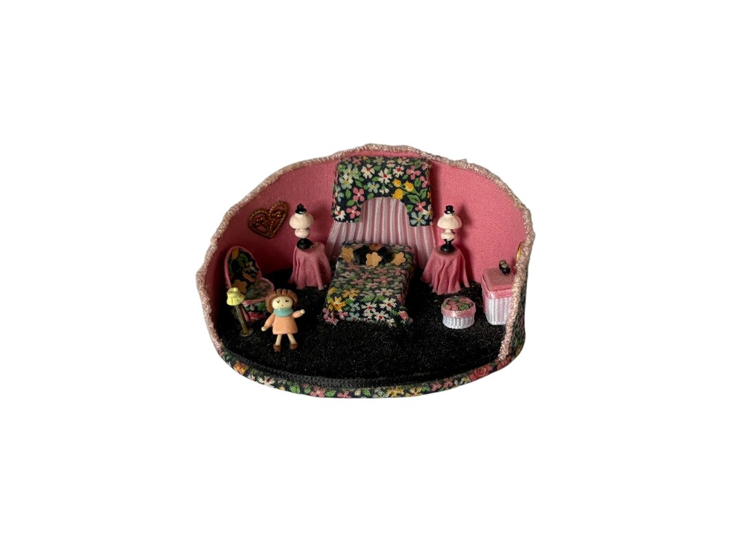 Dollhouse Miniature 1/4” Scale D. Anne Ruff Hatbox - Etsy