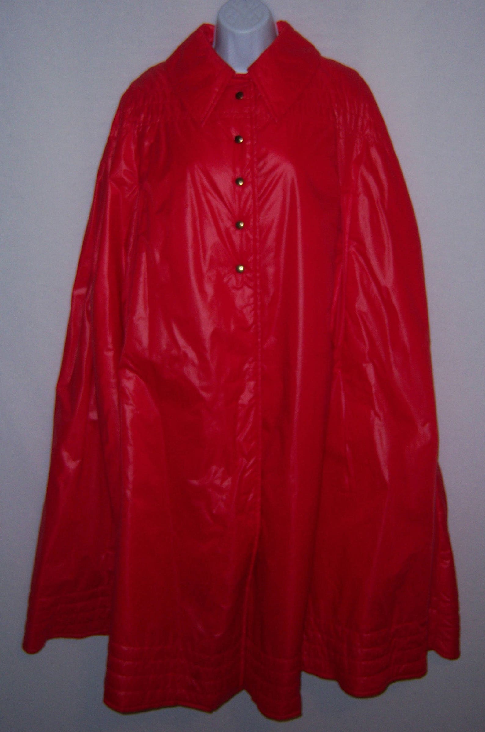 Vintage Queen of the Capes Country Place Bright Red Puffy - Etsy