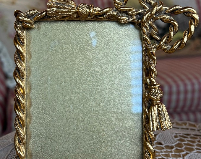 Classic Stylebuilt Gold Metal Ribbon Picture Frames - Etsy