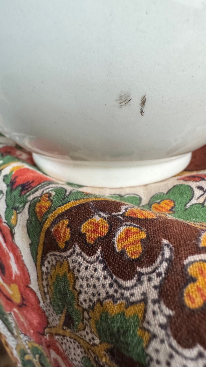 English Country Wedgwood Queensware Trophy Vase - Etsy