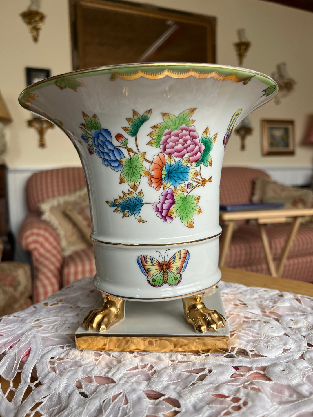 Traditional Classic Herend Queen Victoria Large Claw Footed Cachepot ...
