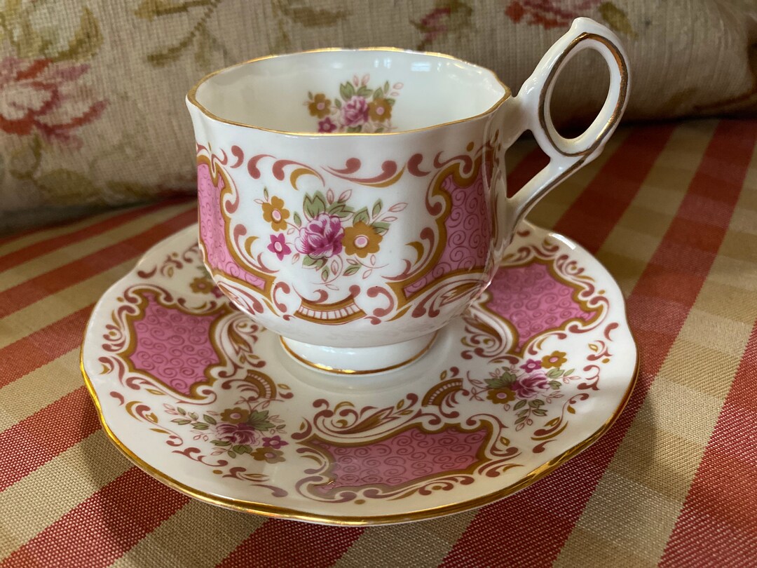 English Country Traditional Pink Rose Teacup and Saucer - Etsy