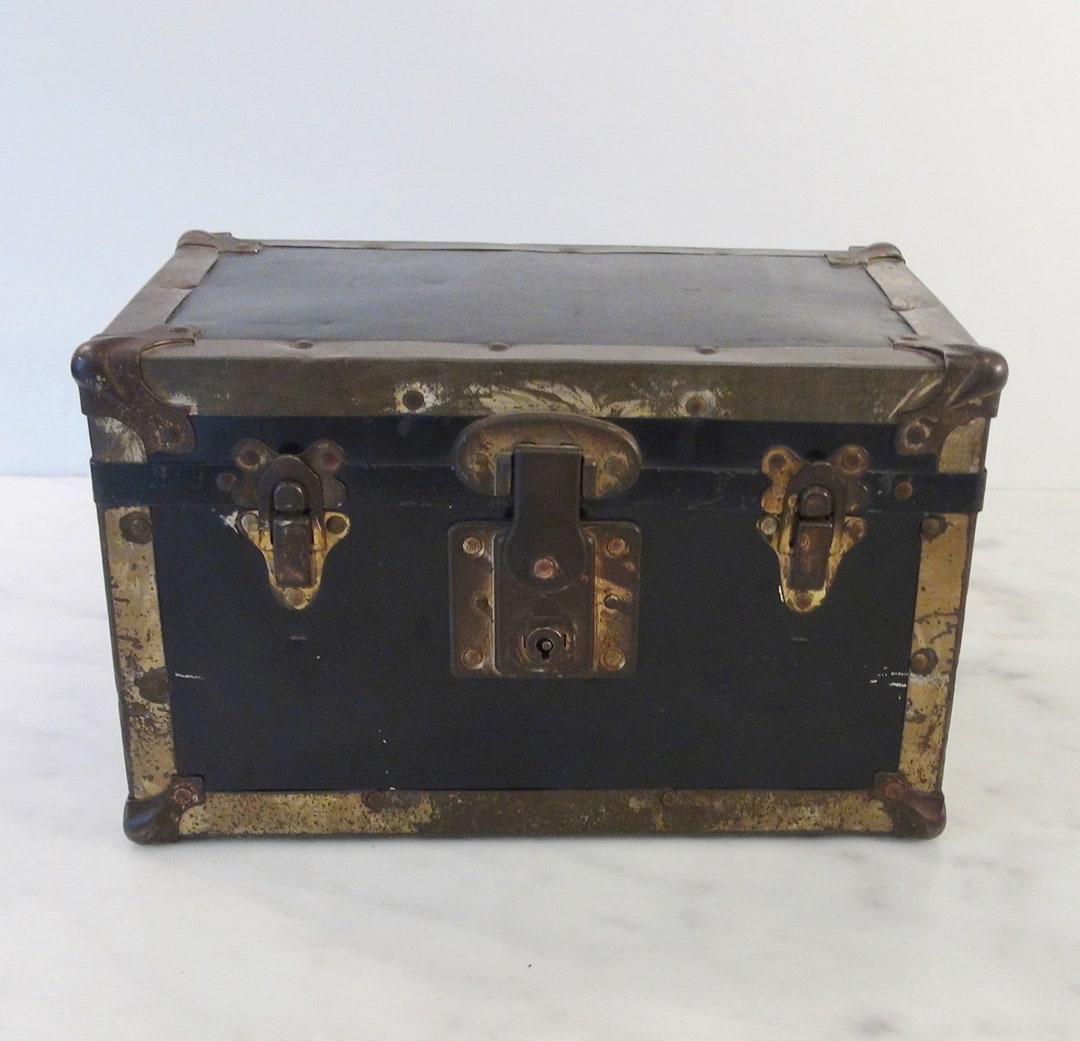 Vintage Salesman Sample Trunk / Small Doll Trunk / Old Sheets of Tin on ...