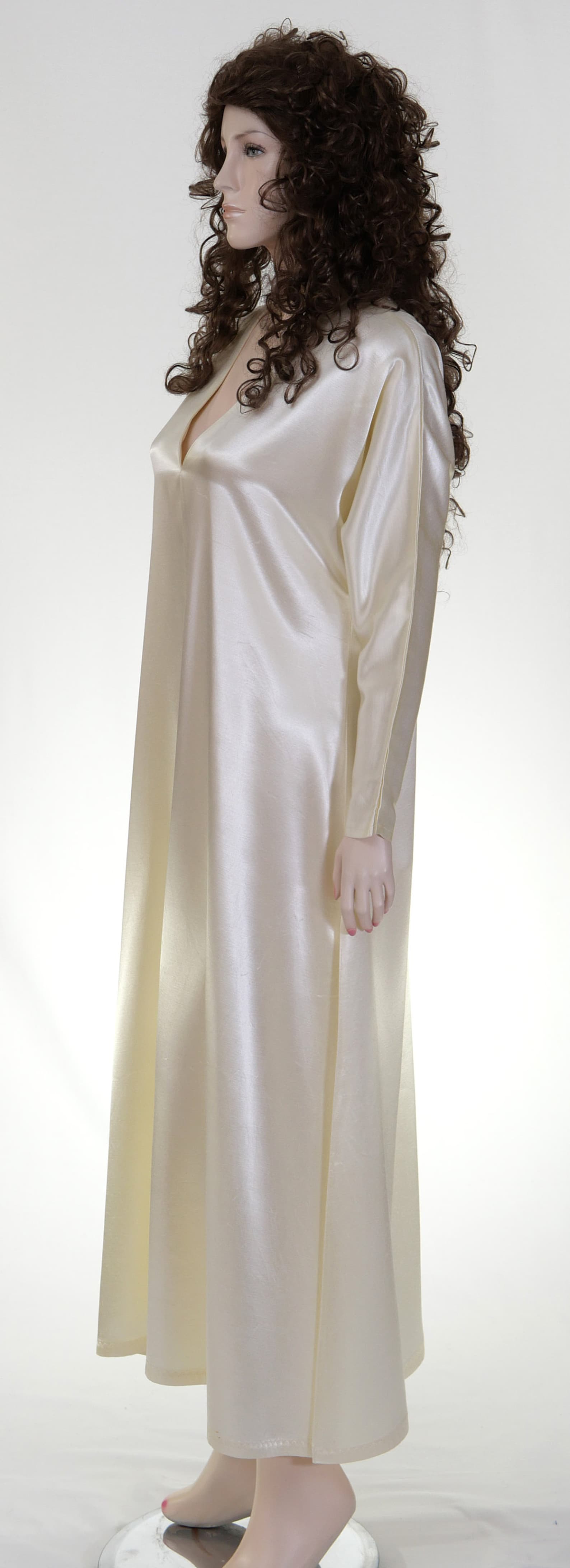 Vintage Adult Vampire Bride Costume - Ivory Gothic Long Gown - Vintage ...