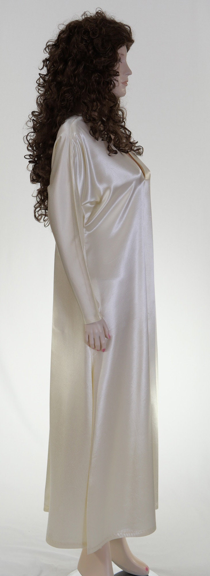 Vintage Adult Vampire Bride Costume - Ivory Gothic Long Gown - Vintage ...