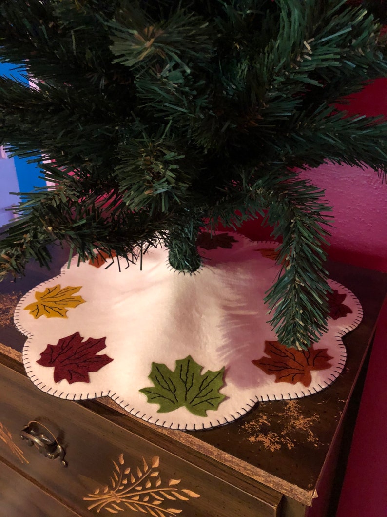 Primitive Leaf Tree Skirt With an off White Background and - Etsy