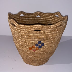 Vintage Inuit Eskimo Alaskan Basket, 8" High X 5" Wide, Frilled Edges ...