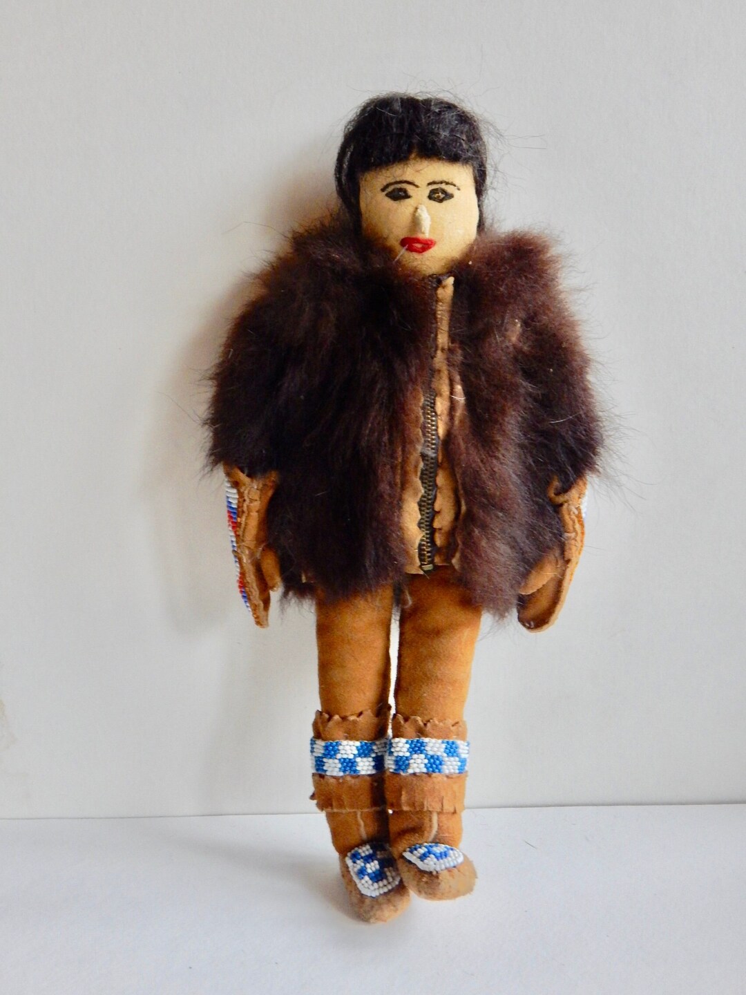 Doll, VINTAGE Inuit Eskimo Alaskan Art DOLL Traditional Clothing: Fur ...