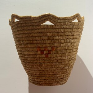 Vintage Inuit Eskimo Alaskan Basket, 8" High X 5" Wide, Frilled Edges ...