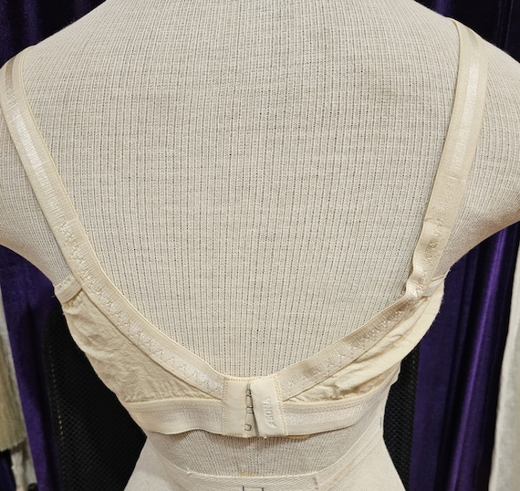 1950s Vintage Ecru Cotton Cone / Bullet Bra Larger S… - Gem