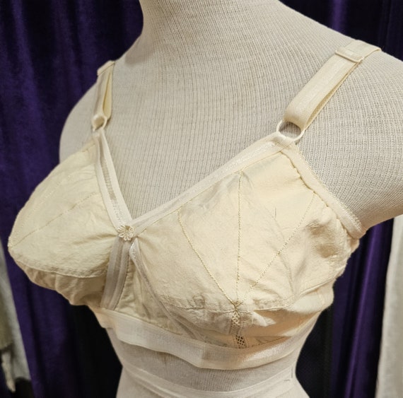 1950s Vintage Ecru Cotton Cone / Bullet Bra Larger S… - Gem