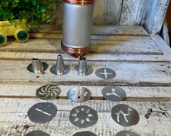 Vintage Mirro Cookie Press Discs (12) and 3 Decorator Tips - Etsy