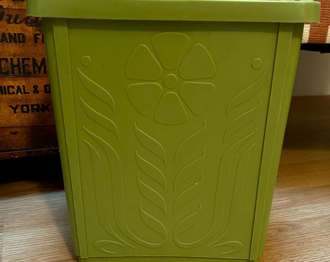 Vintage 1970s Plastic Wastebasket Avocado Green W Flower Design 12 ...
