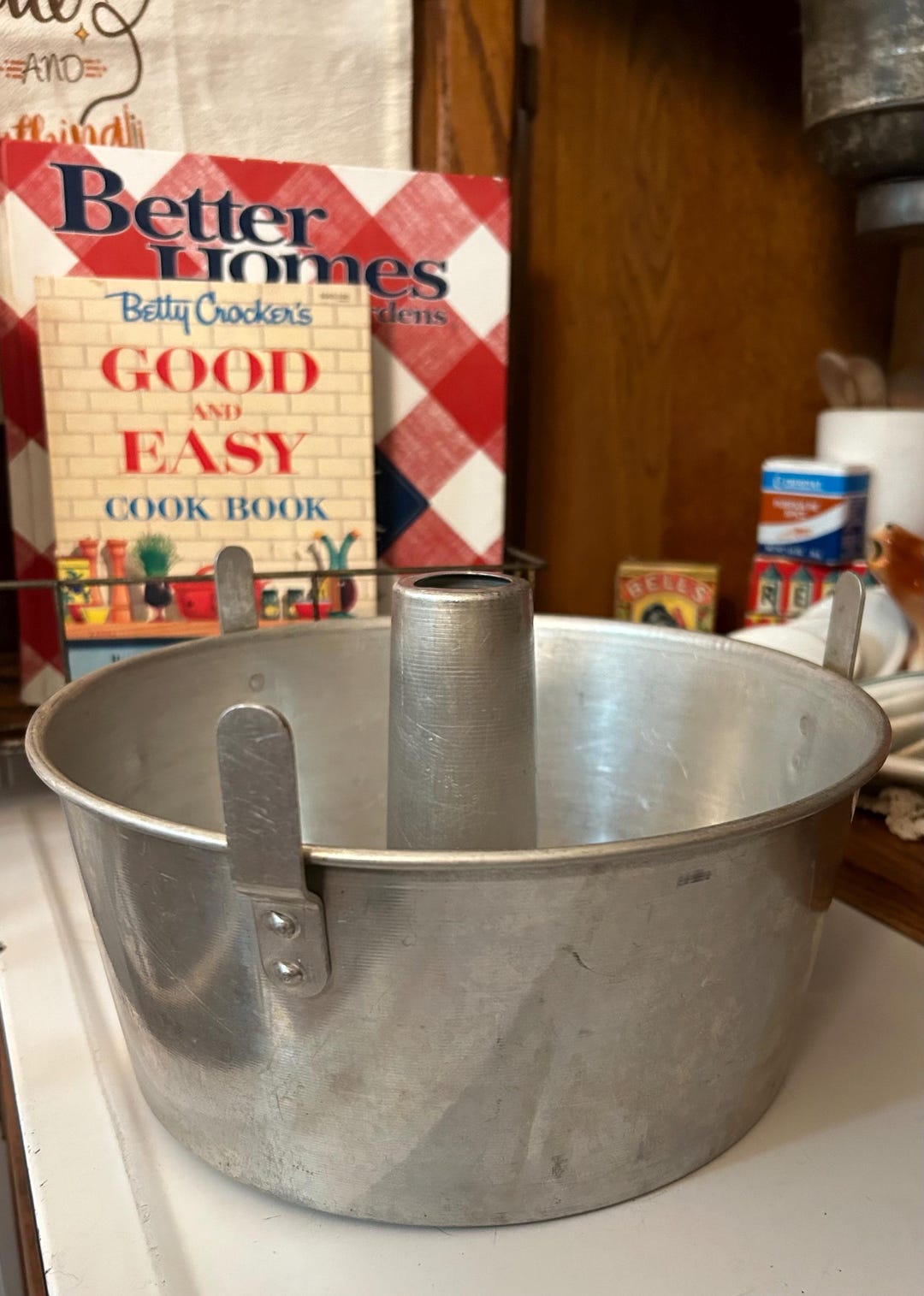 Vintage 10” Angel Food Cake Pan by Comet,, USA Made Tube Cake Pan W ...