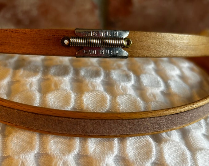 Vintage Felt Lined Wood Embroidery Hoop by Gibbs MFG 7” Round USA Made ...
