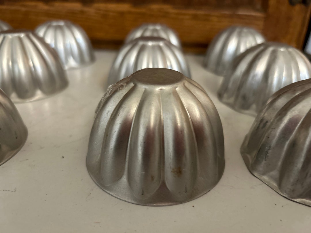 Vintage Tart Tins Sandbakkel Jello Molds (set of 12): Dozen Round ...