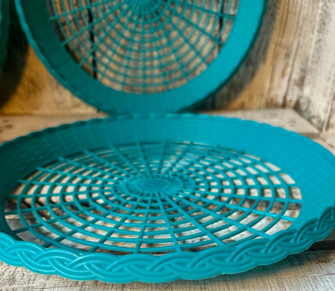 Vintage Paper Plate Holders/trays X 4 Plastic Basket Weave Scallop ...