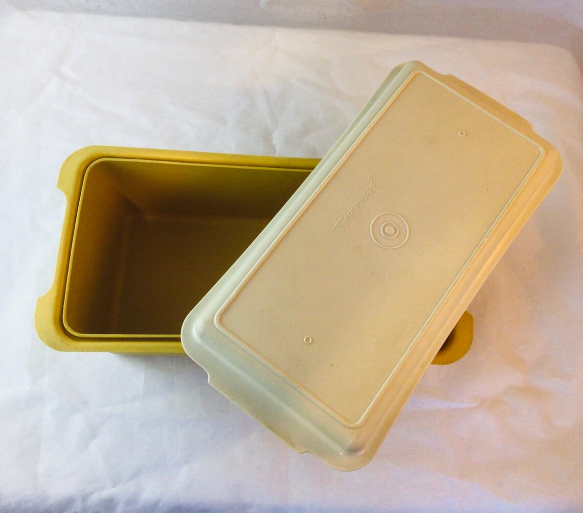 Vintage Tupperware Bread Keeper 171-2 in Gold and Cream | Etsy