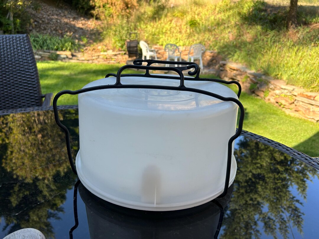 Vintage Tupperware 12” Round Keeper Lg Storage Container # 256 W Black ...