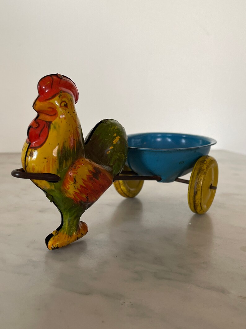 Vintage Wyandotte Tin Toy Rooster Pulling an Egg Cart Vintage - Etsy