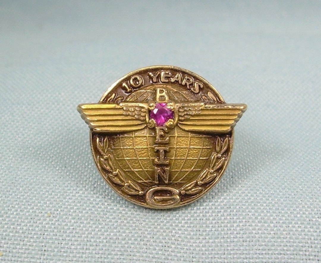 BOEING TOTEM POLE Pink Ruby Screw Back Pin-employee Ten 10 Years of ...