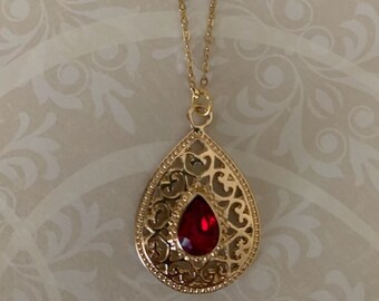 Red Gold Necklace - Etsy