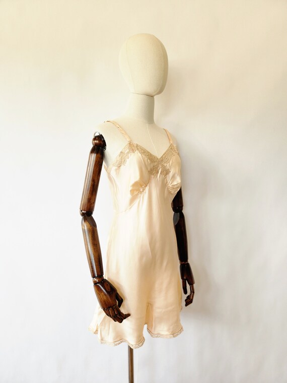 vintage 1930s soft pink step-in negligee lingerie wit… - Gem