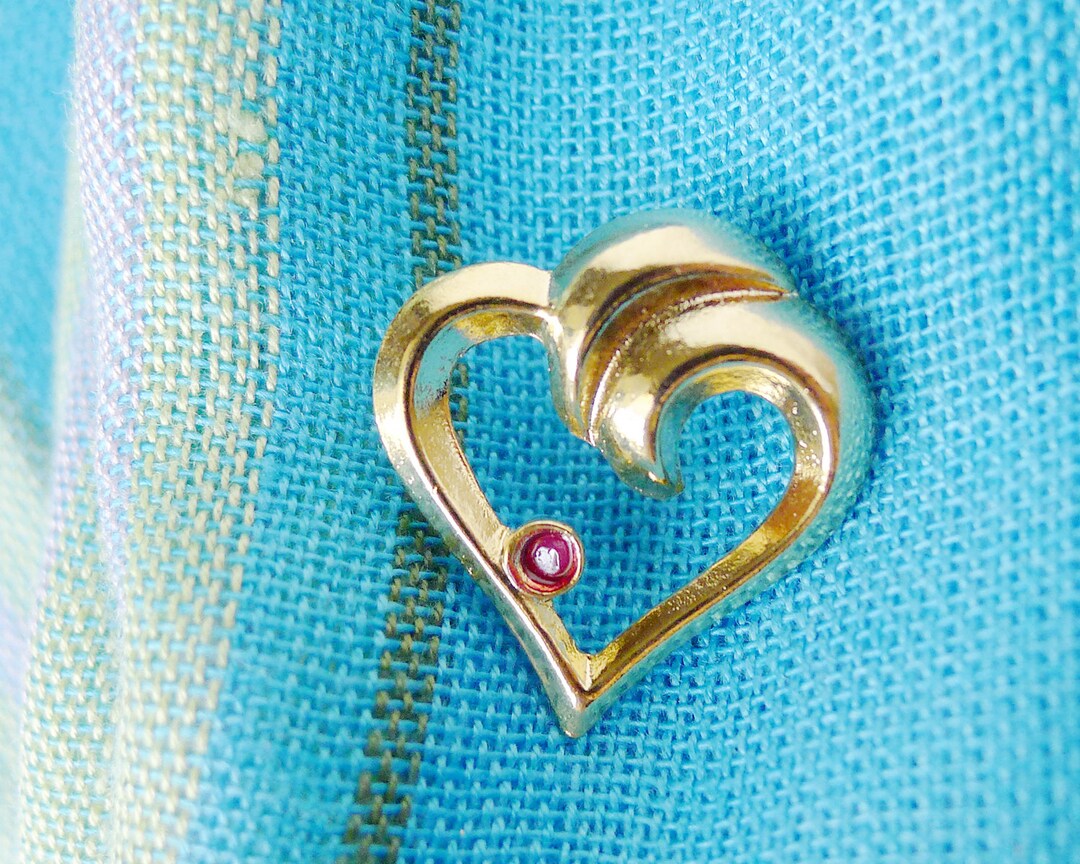 Vintage Heart Pin in Polished Gold Metal and Red Enamel Accent Vintage ...