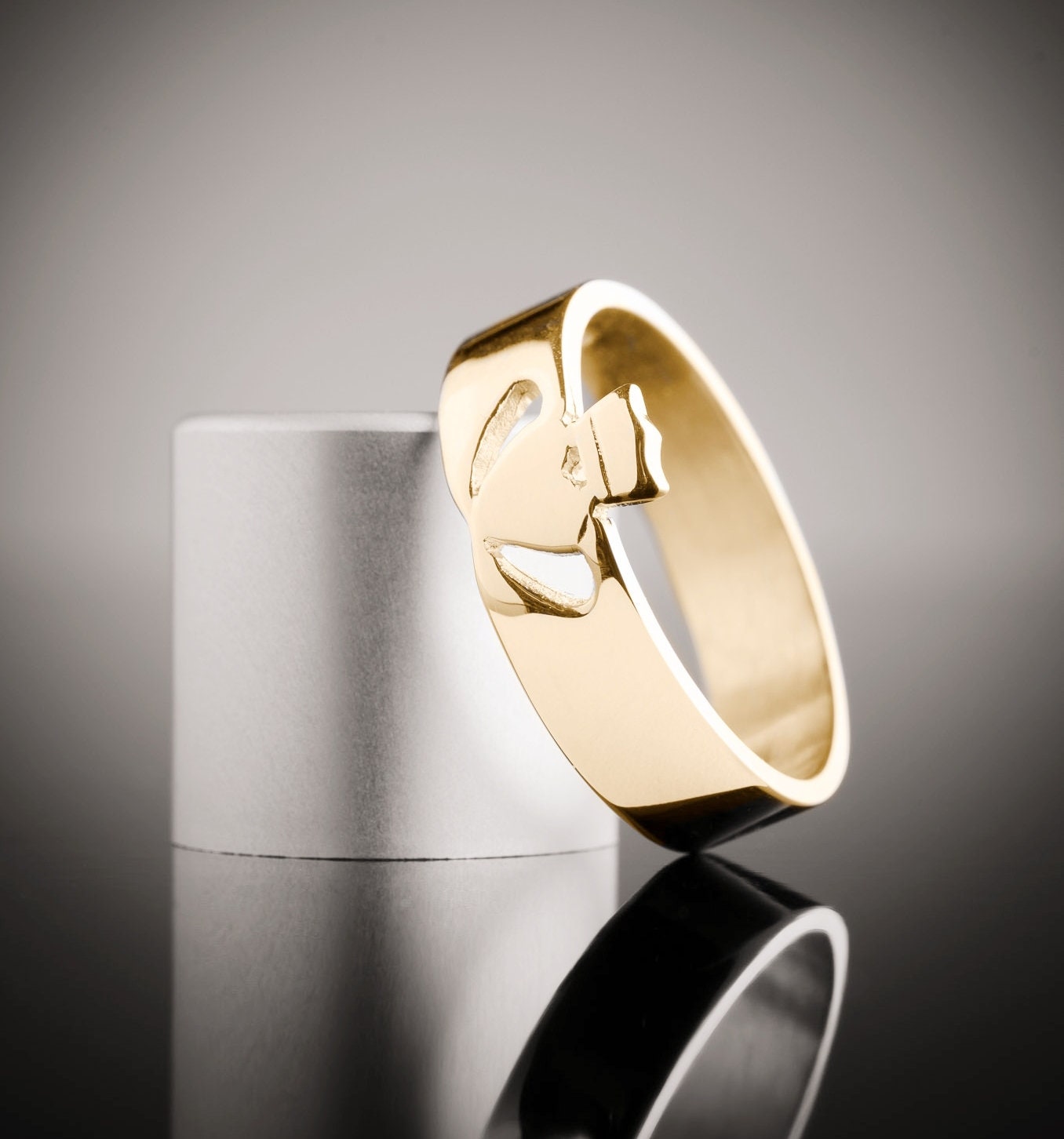 Modern Gold Claddagh Ring Women's - Etsy