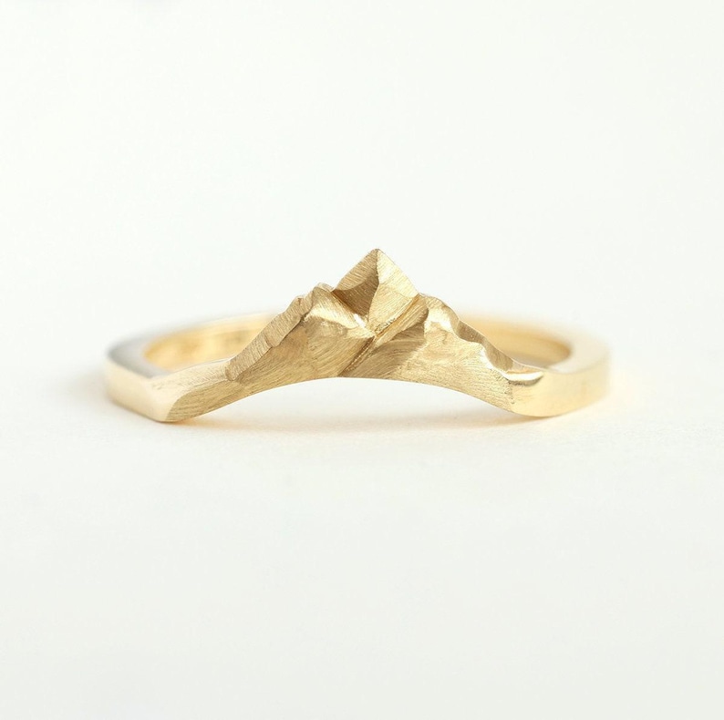 Mountain Range Ring, Mountain Textured Band, Womens Wedding Curved ...