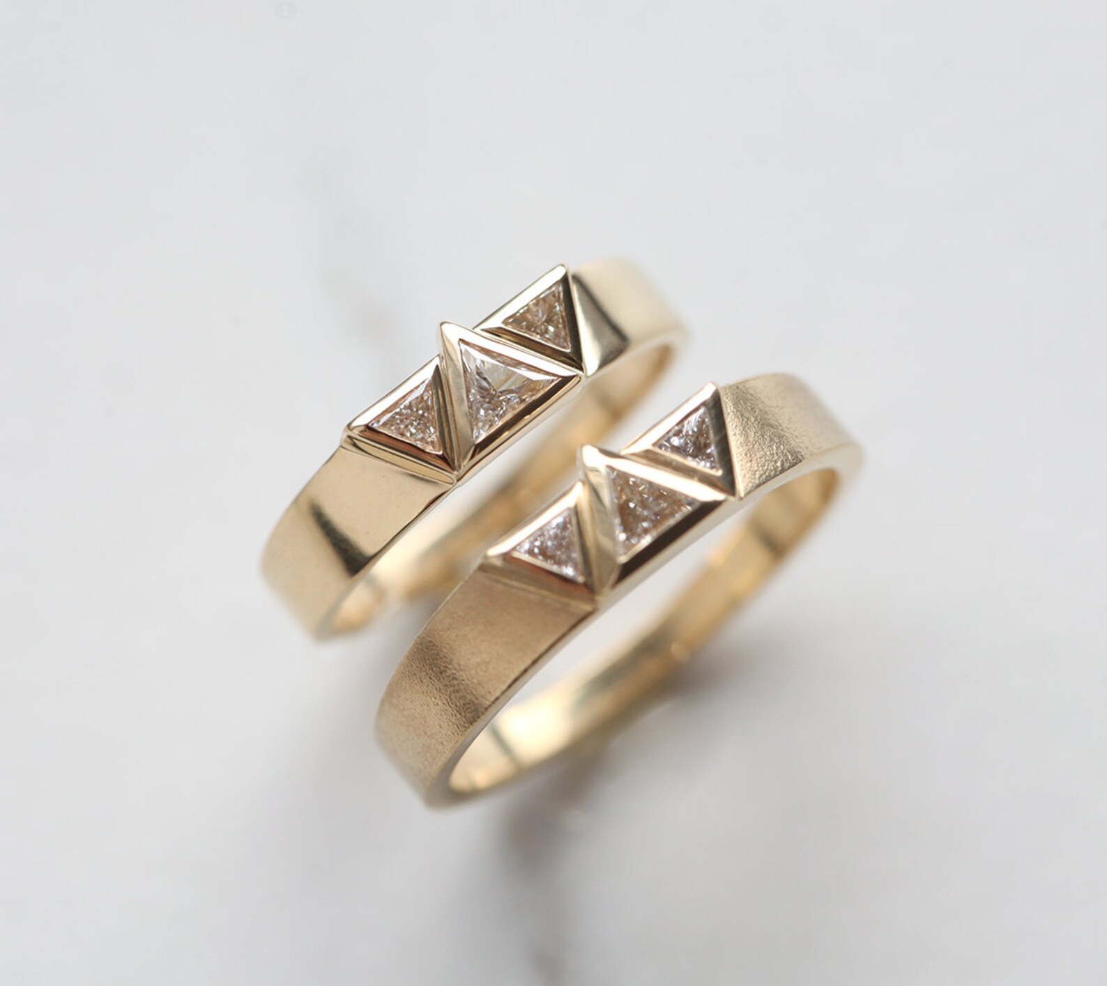 Modern Three Diamond Ring Triangle Diamond Engagement Ring - Etsy