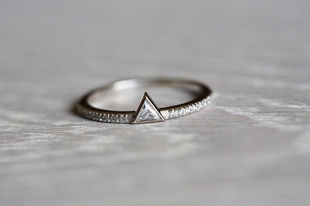 Triangle Diamond Engagement Ring, Modern Triangle Diamond Ring, .1 ...