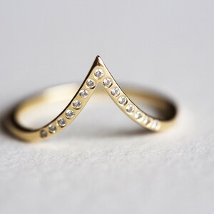Diamond Curved Wedding Band, 14k Solid Yellow Gold Pointed Ring With ...