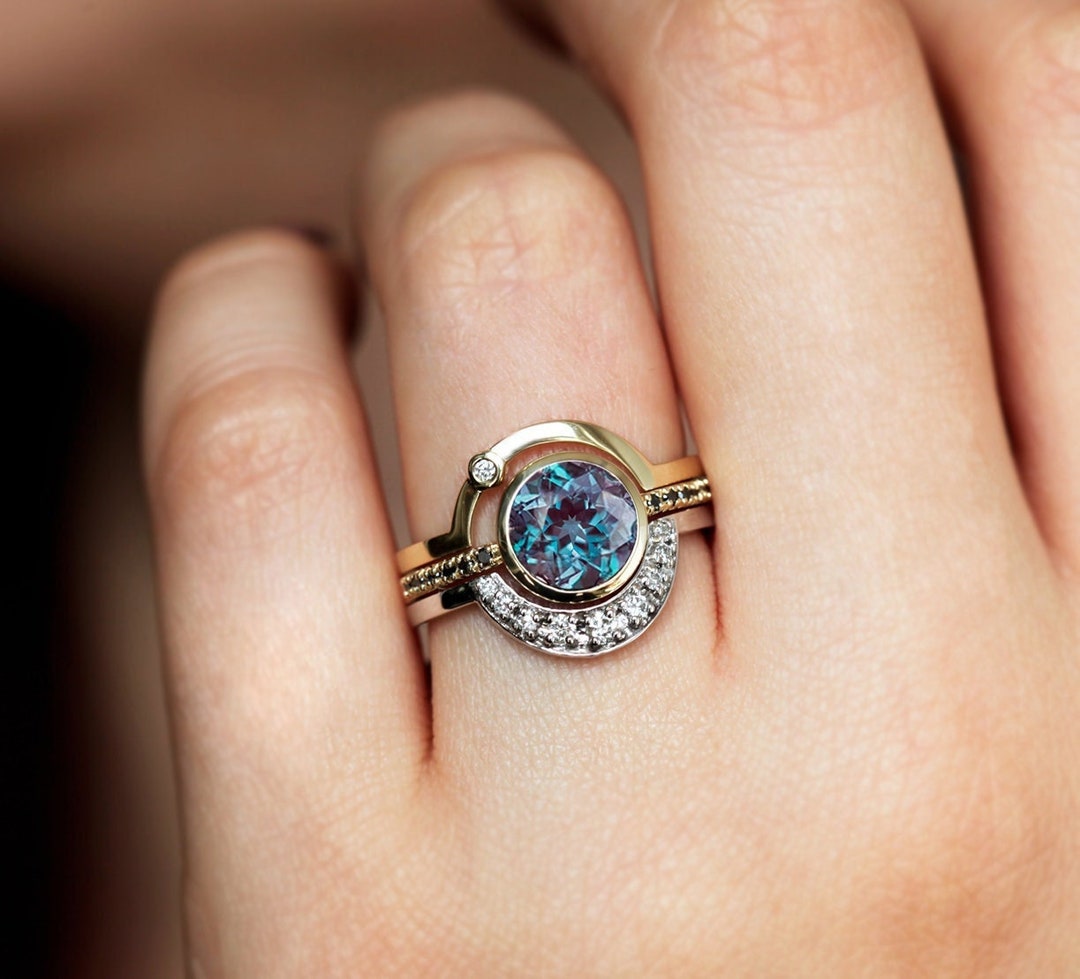Eclipse Alexandrite Ring Set, Unique Chatham Alexandrite Engagement ...