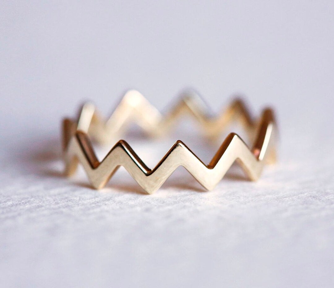 Zig Zag Ring, 14k or 18k Solid Gold 2mm Wide Geometric Chevron Eternity ...