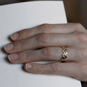 Zig Zag Ring, 14k or 18k Solid Gold 2mm Wide Geometric Chevron Eternity ...