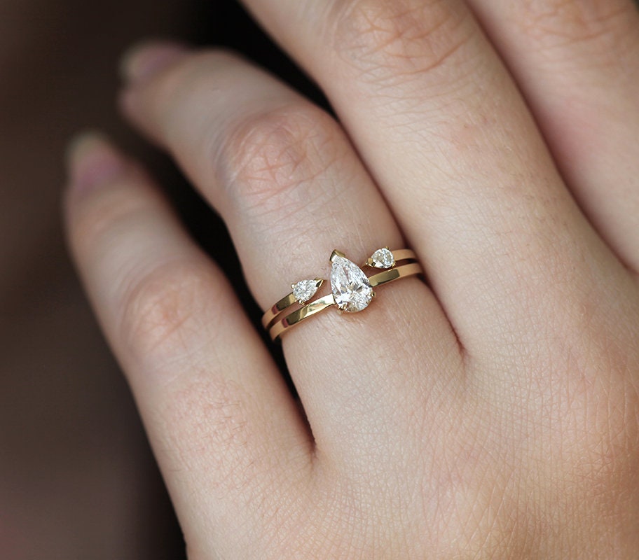 Minimalist Diamond Ring Set Pear Diamond Engagement ring | Etsy